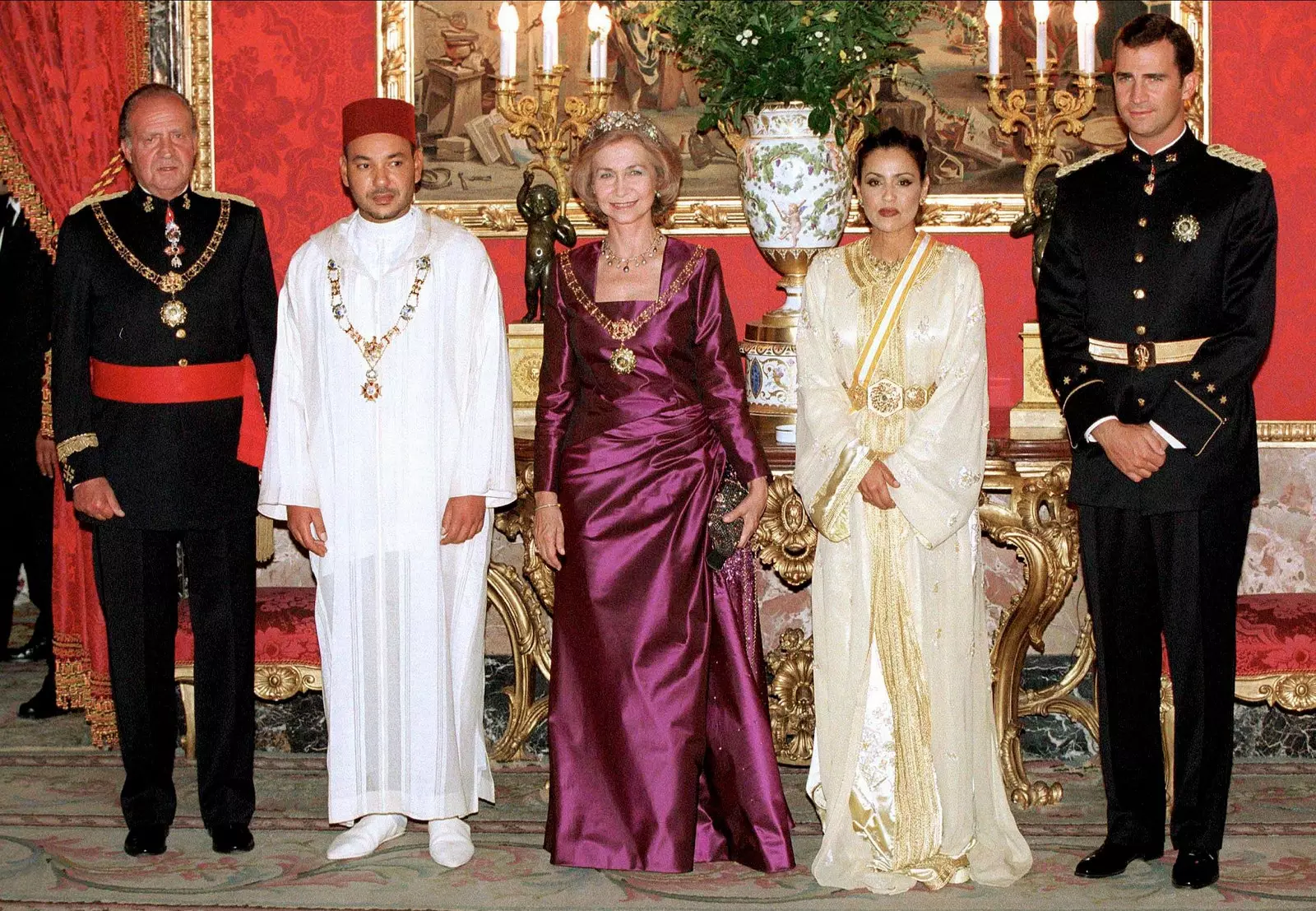 Испанското кралско семейство приема в Мадрид краля на Мароко Краля на Мароко Мохамед VI и съпругата му Лала Салма...