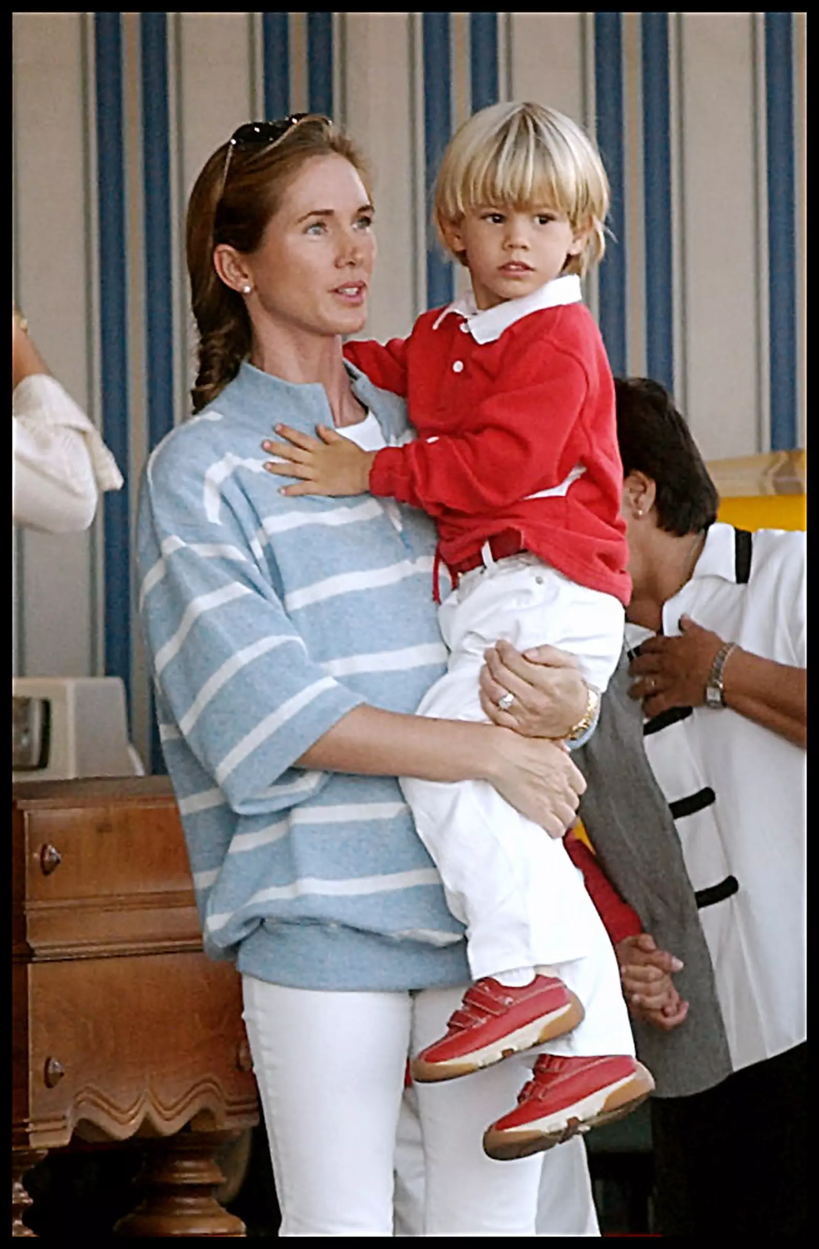 Miranda Rijnsburger saam met haar seun Rodrigo in Puerto Banús in 2002.