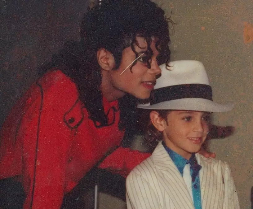 Michael Jackson säljer plus tre sändningen av den kontroversiella HBO-dokumentären