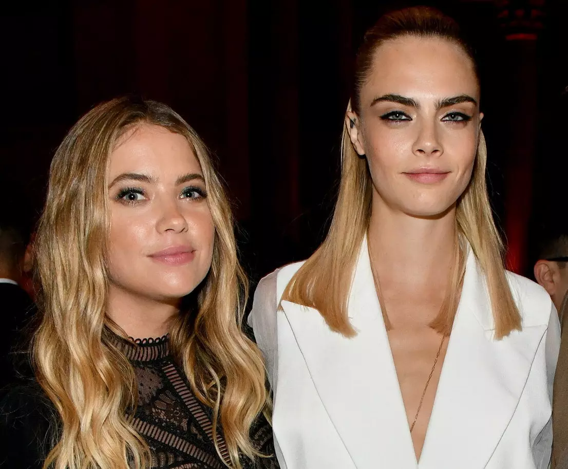 U-Ashley Benson kunye noCara Delevingne.