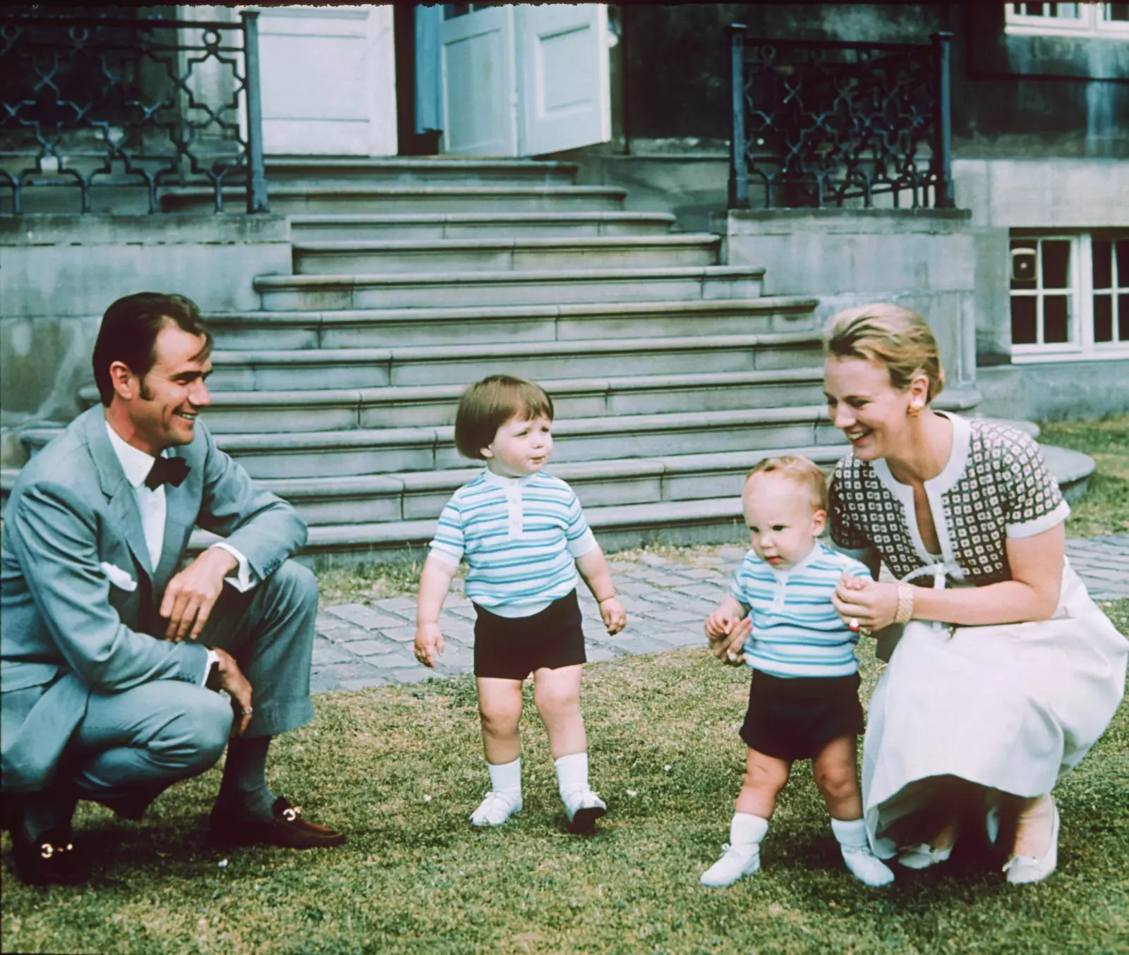 1970 Il-Prinċipessa Margaret tad-Danimarka u żewġha l-Prinċep Henri ma’ wliedhom il-Prinċep Frederick u Joachim.