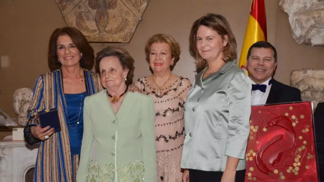 Ana Botella, Tita Thyssen, Beltrán Gomez Acebo...: संरक्षक मायटे स्पिनोलाको पार्टीमा 'सोशलाइट्स' को शिखर सम्मेलन