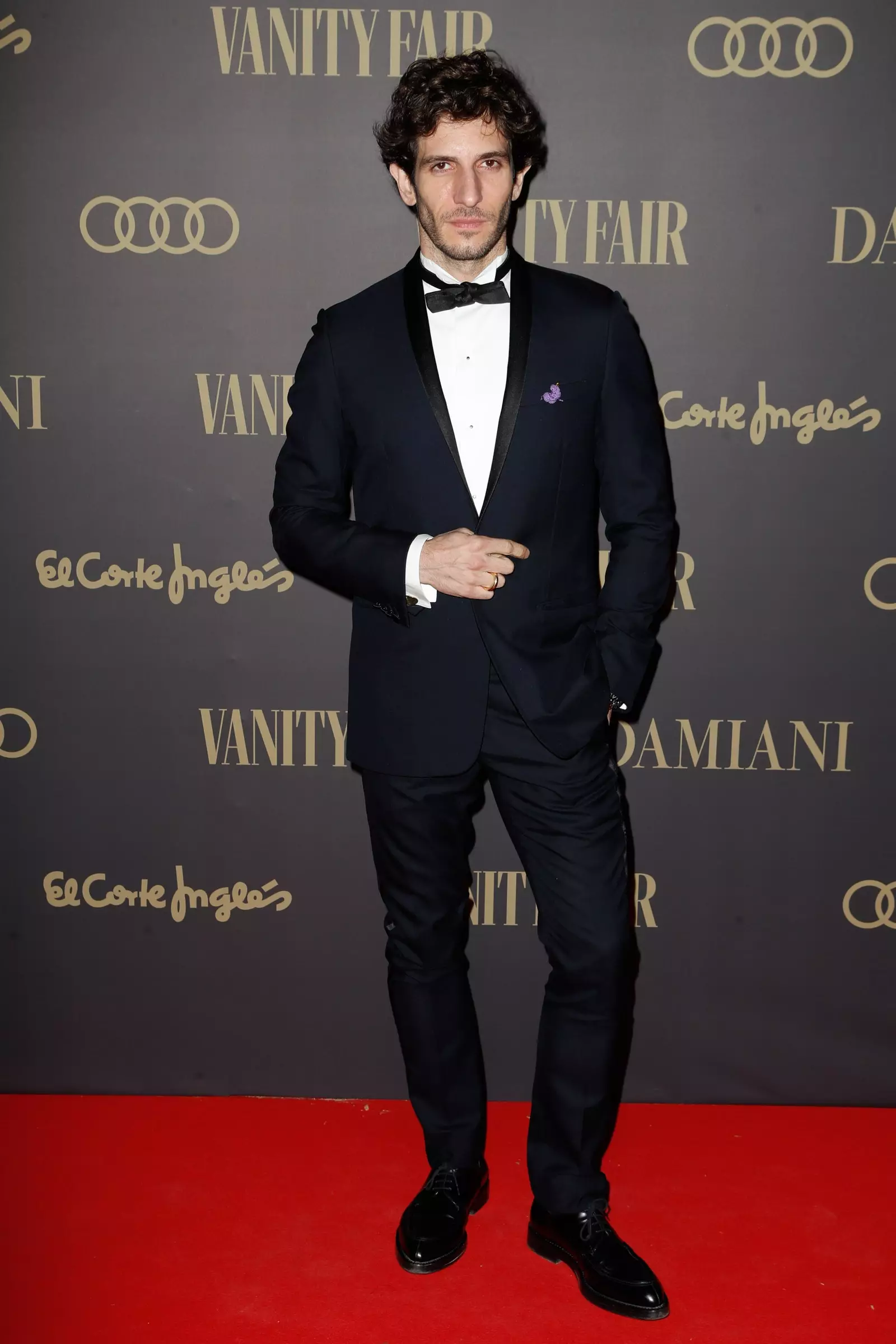 Quim Gutierrez dina karpét beureum Vanity Fair Person of the Year Awards 2019