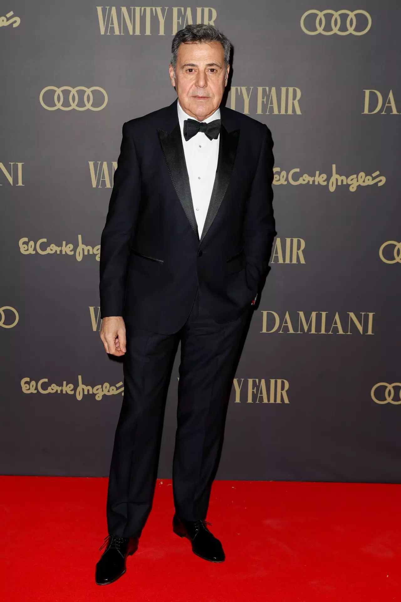 Desainer Angel Schlesser di karpet merah di Vanity Fair Person of the Year Awards.