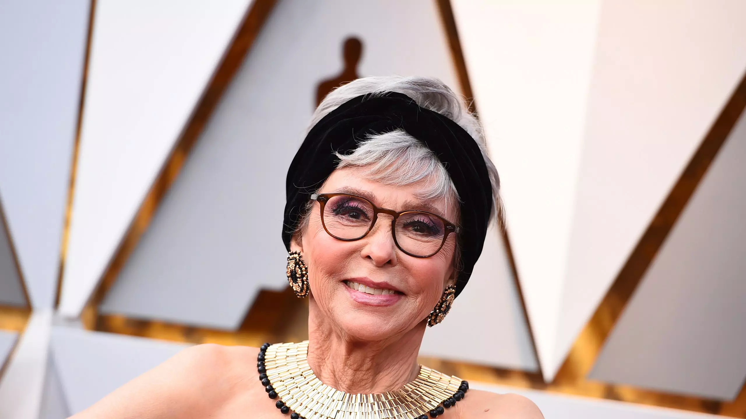 U-Rita Moreno ku-photocall ye-Oscars ngo-2018