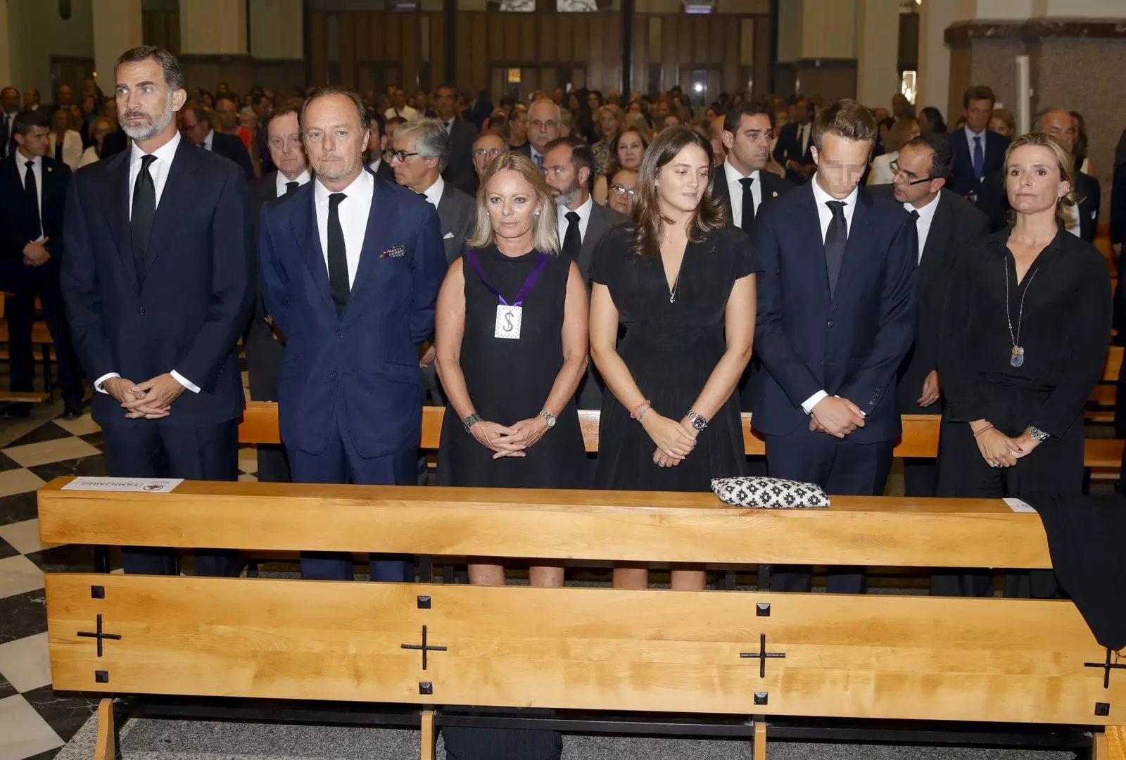 Koning Felipe VI met Pablo Hohenlohe Flavia Hohenlohe Victoria Elisabeth von Hohenlohe en María del Prado Muguiro...