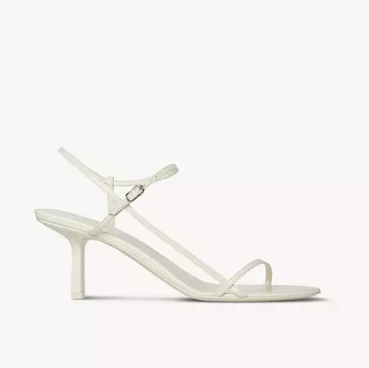 Sandalen av märket Row