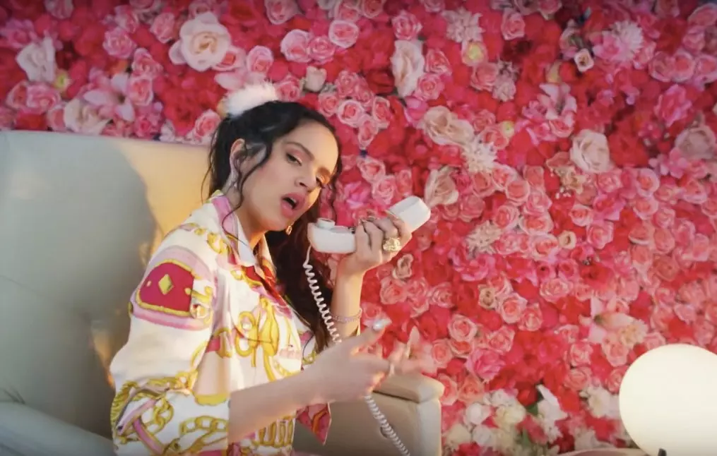 Obrázek videoklipu 'With Height' od Rosalía
