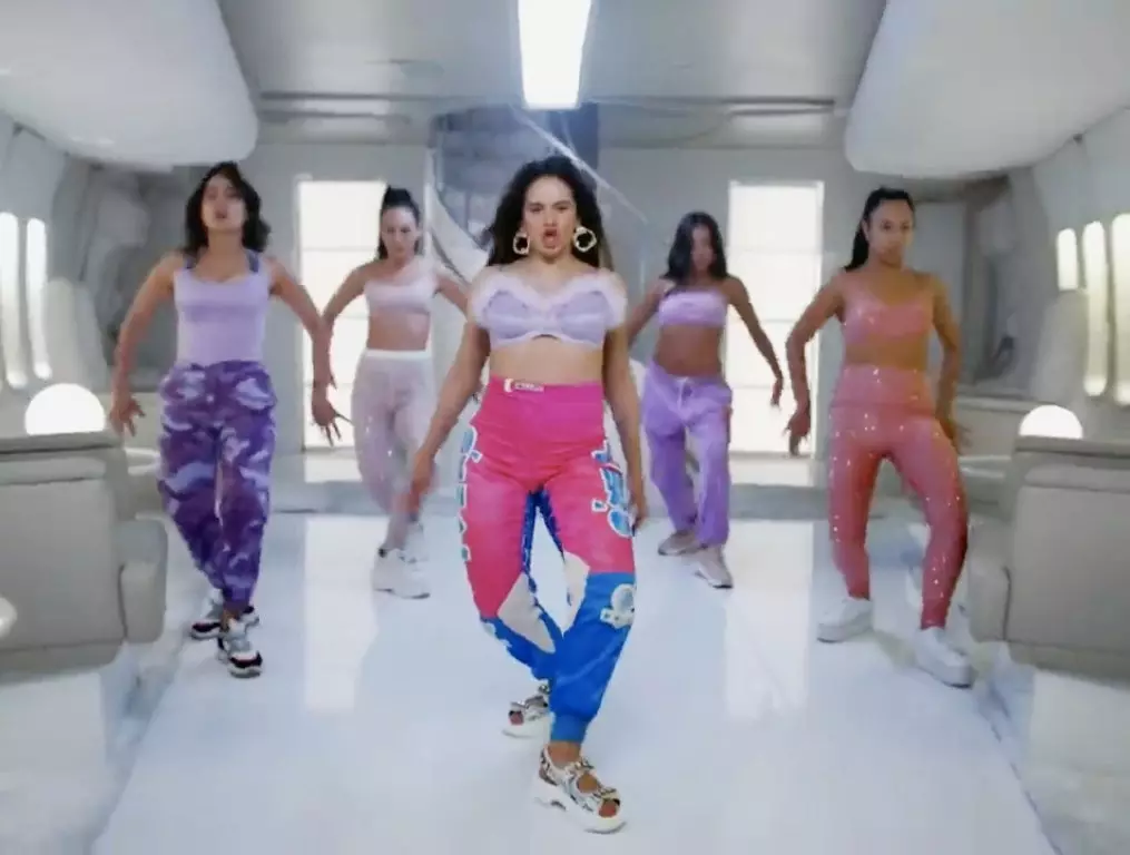 Obrázek videoklipu 'With Height' od Rosalía
