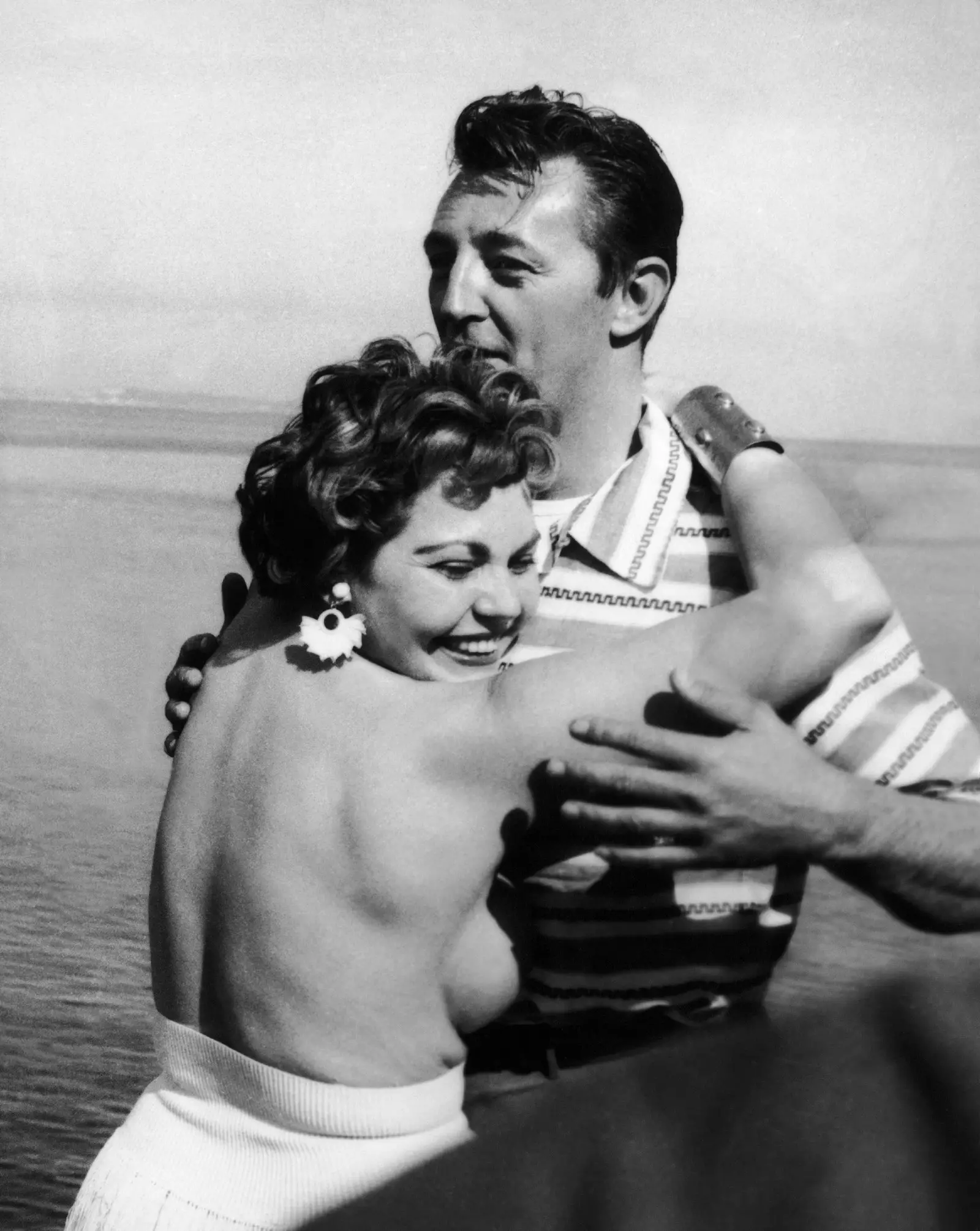 Tamin'ny taona 1954 nandritra ny fetiben'ny Cannes dia namihina ny kintan'ny anglisy Simone Silva sy ny "Festival Miss" tamin'ity andiany ity ...