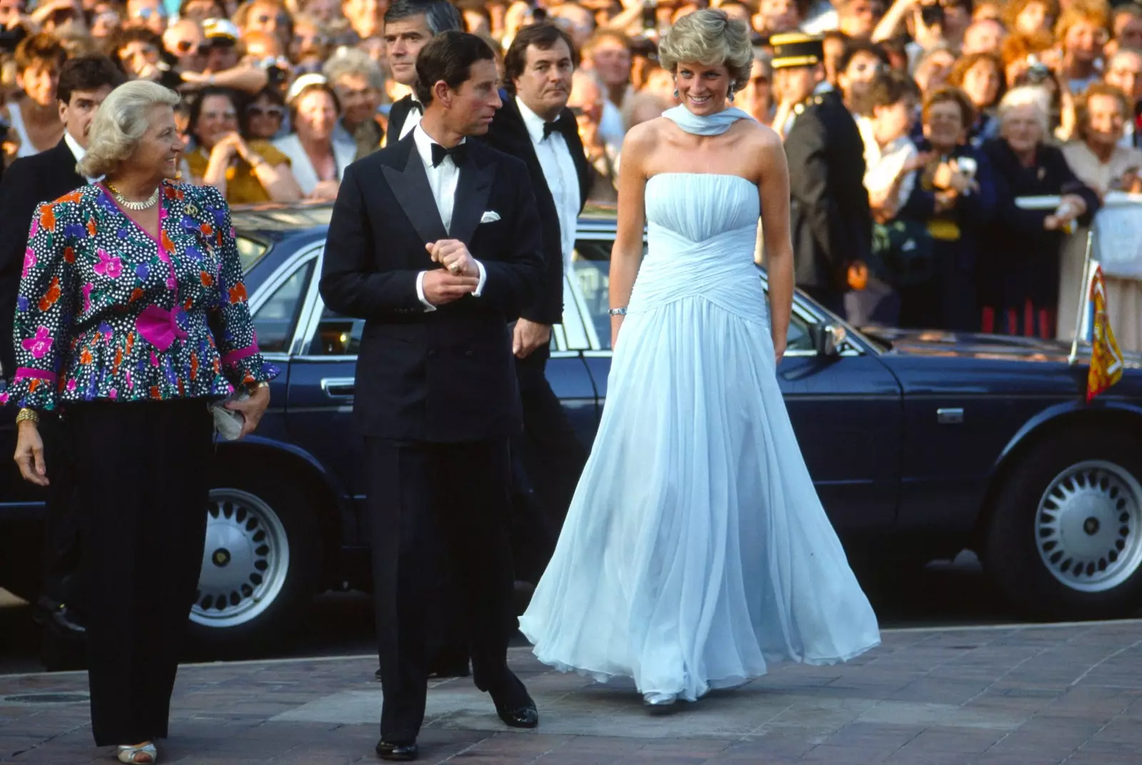 Prins Charles en prinses Diana arriveer by die gala-aand van die 1987 Cannes-rolprentfees wat gehou is...