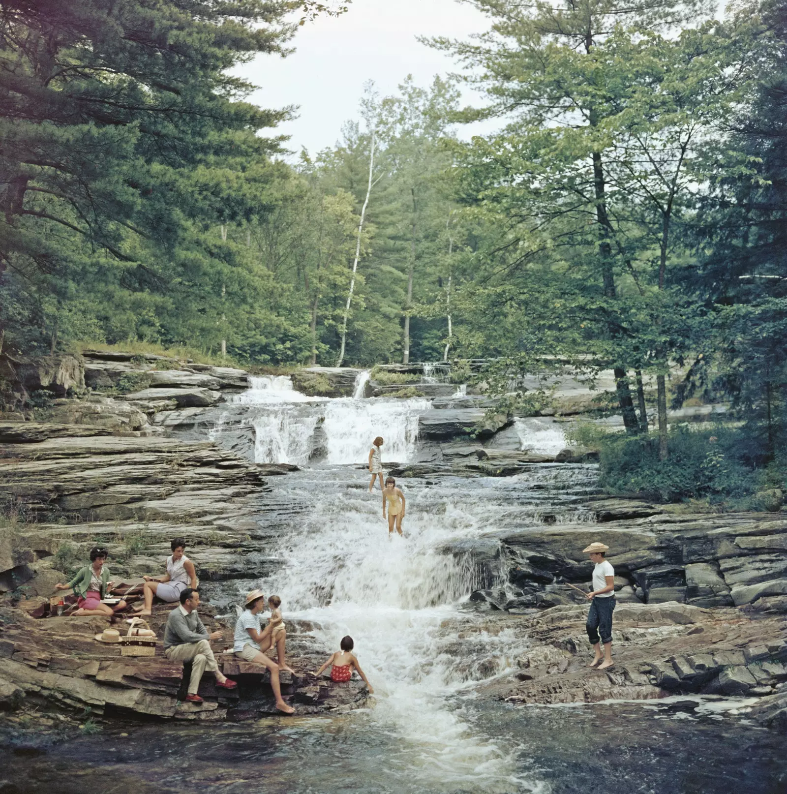 Mga dapit nga gitawag Campbell Falls sa Massachusetts.