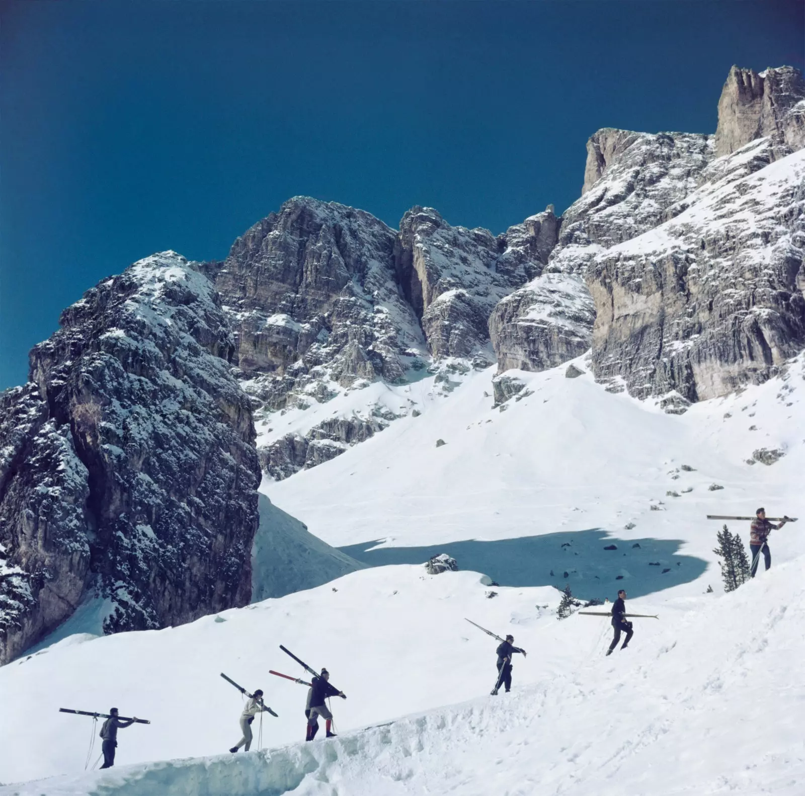 海灘、游泳池和白雪皚皚的山丘 14 張 Slim Aarons 的照片逃離到田園詩般的地方