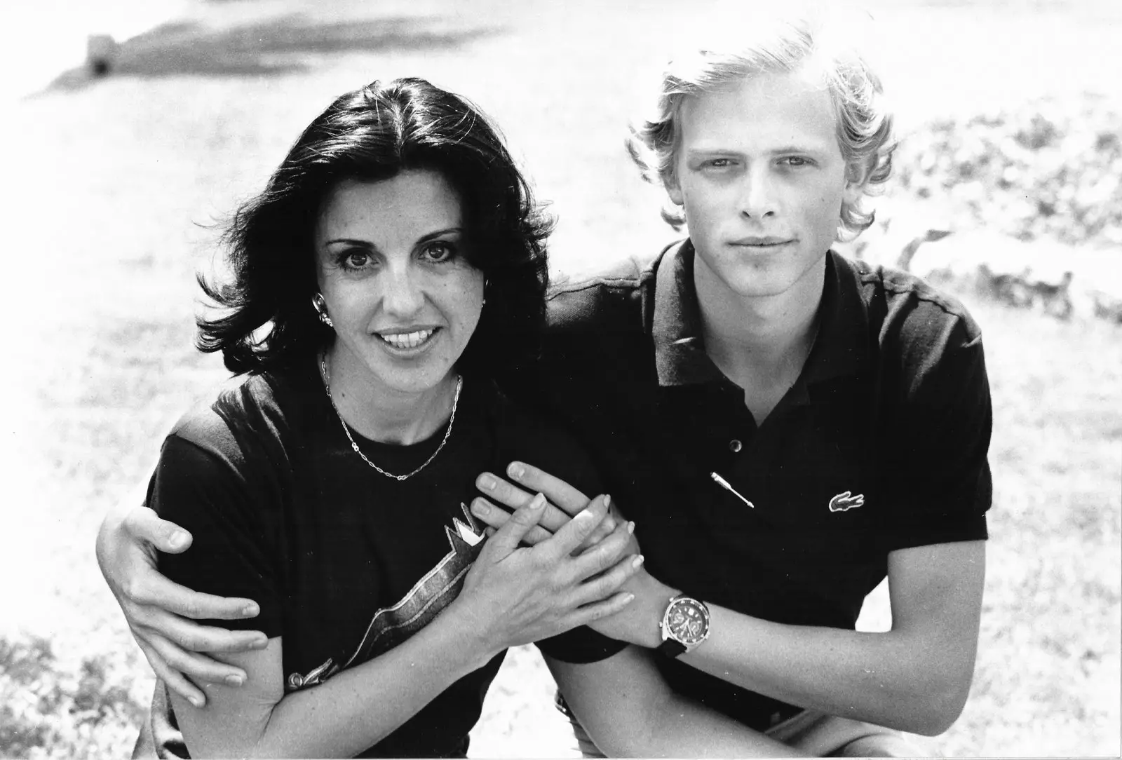 Ibu dan anak lelaki di Cannes pada tahun 1980.