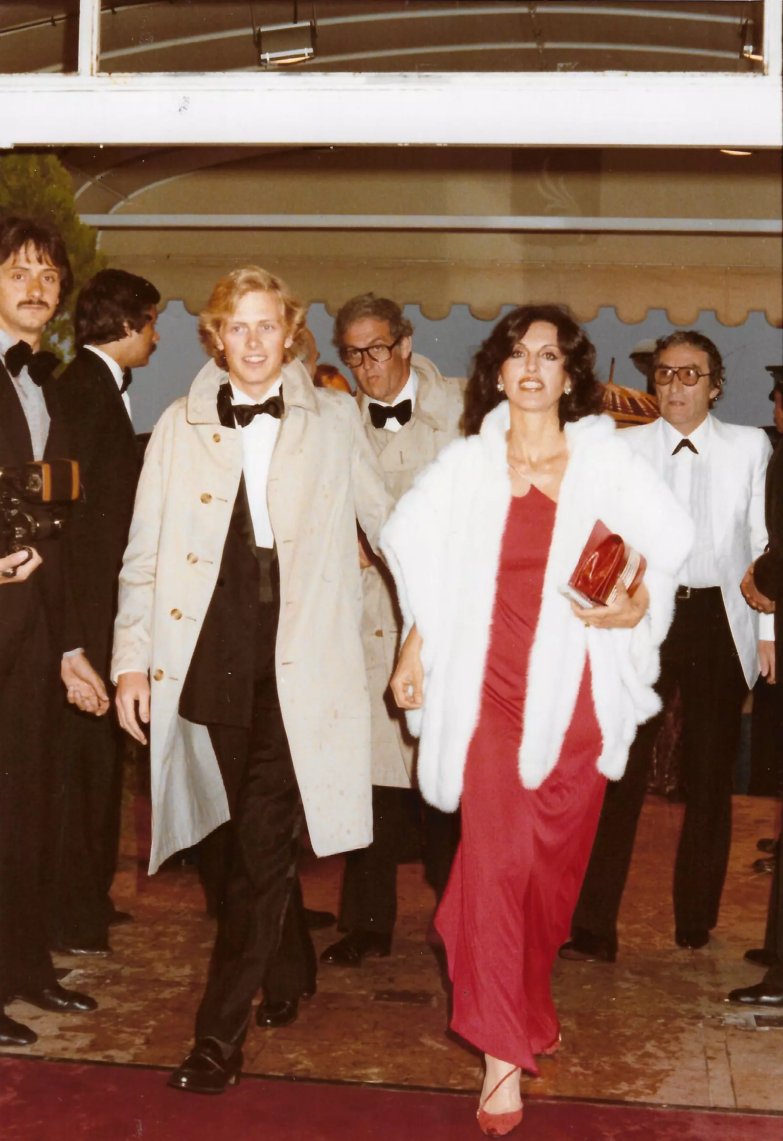 Albina dan anaknya di Festival Filem Cannes pada tahun 1980.