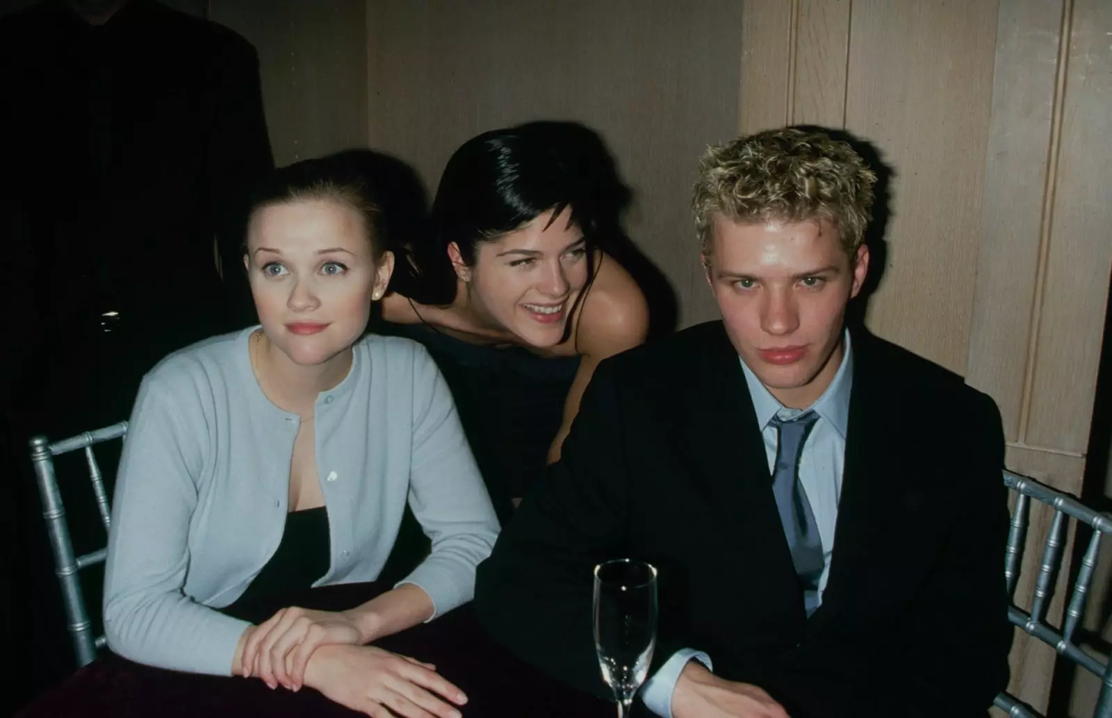 Selma Blair med Reese Witherspoon og Ryan Phillippe i 1999.
