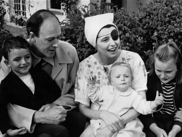 Roald Dahl familia portreto.