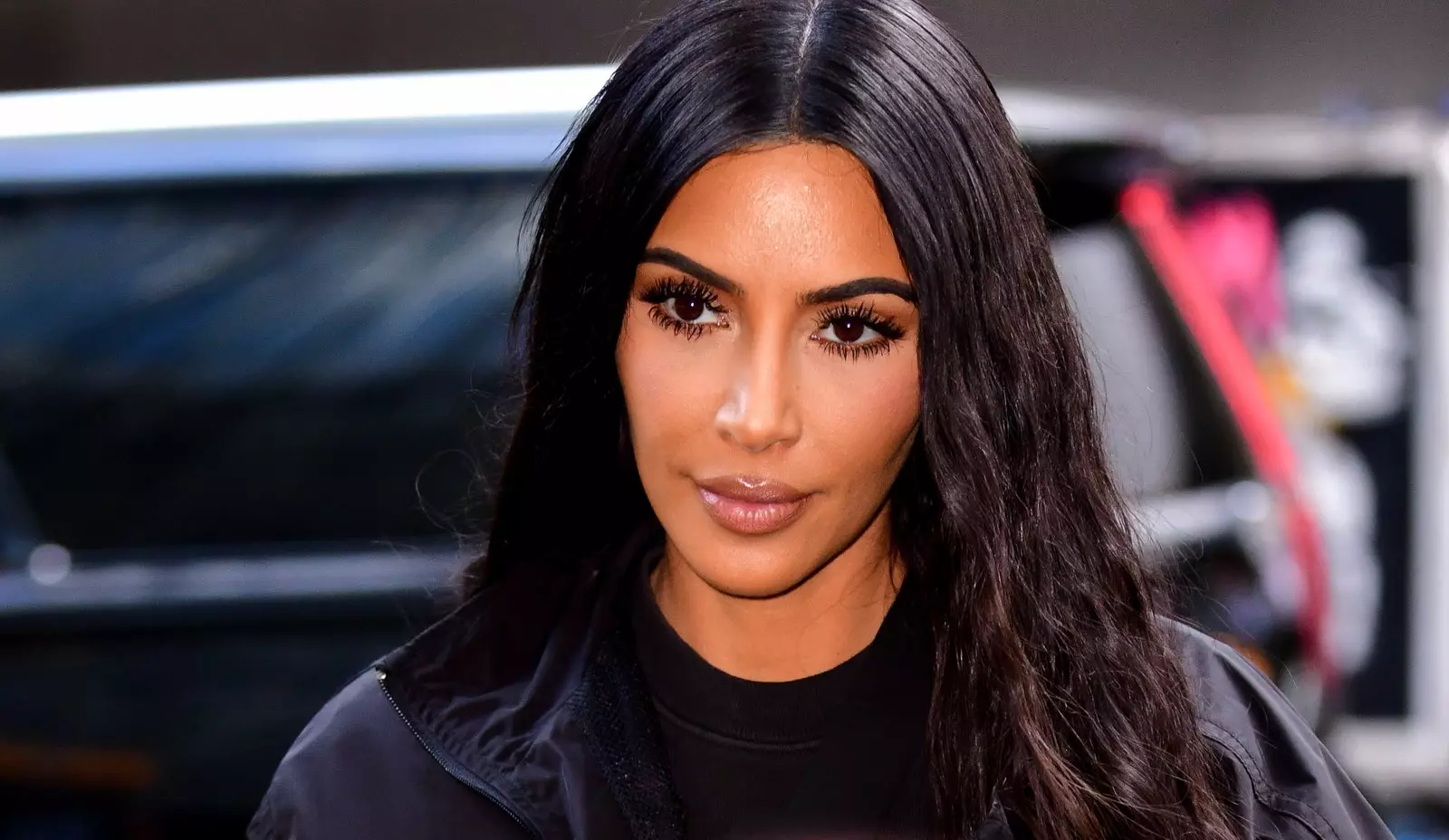 Kim Kardashian utfordrer skeptikere som tror hun har fått en neseoperasjon