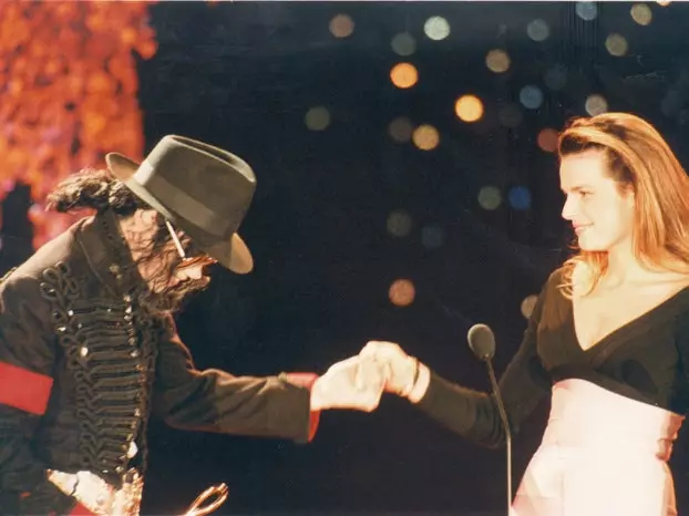 Estefania de Monaco ati Michael Jackson pade lẹẹkansi ni awọn ẹbun ẹbun ni ọdun 1996.