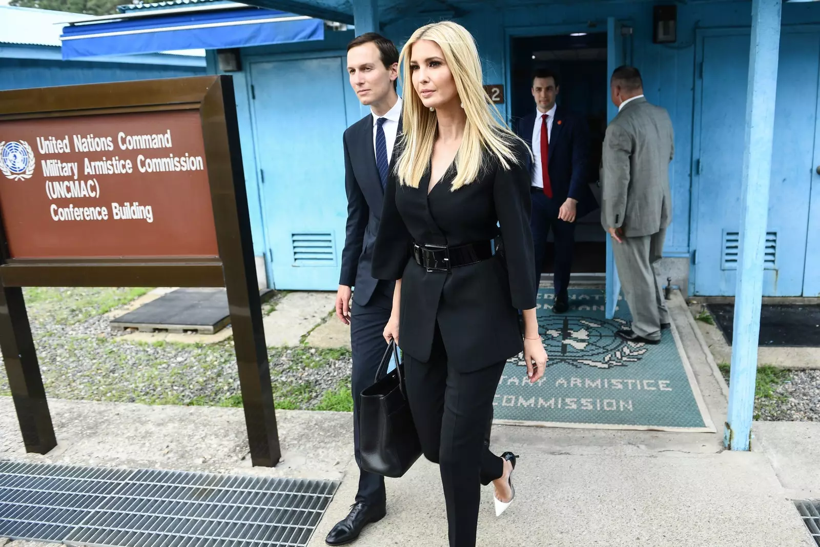 Ivanka Trump နှင့် Jared Kushner တို့ဖြစ်သည်။