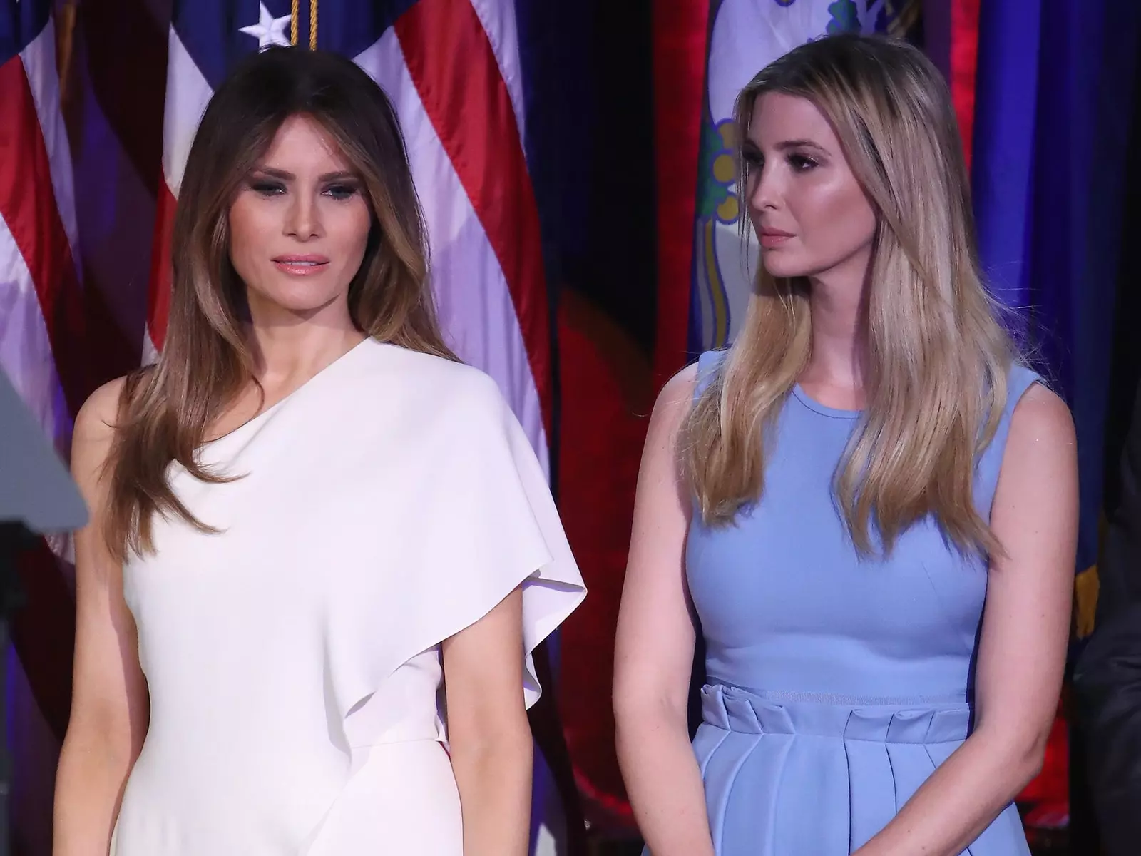 Melania lan Ivanka Trump ing acara kasebut sawise kamenangan pemilihan Trump.