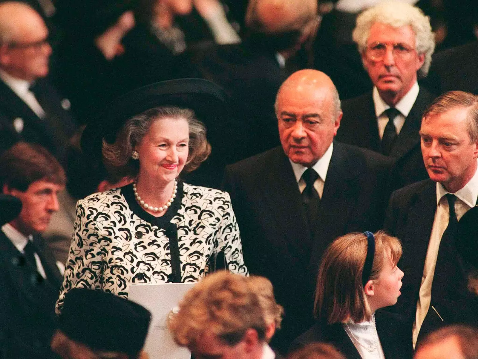 Diana's stiefmoeder Raine Spencer tijdens haar begrafenis in 1997.