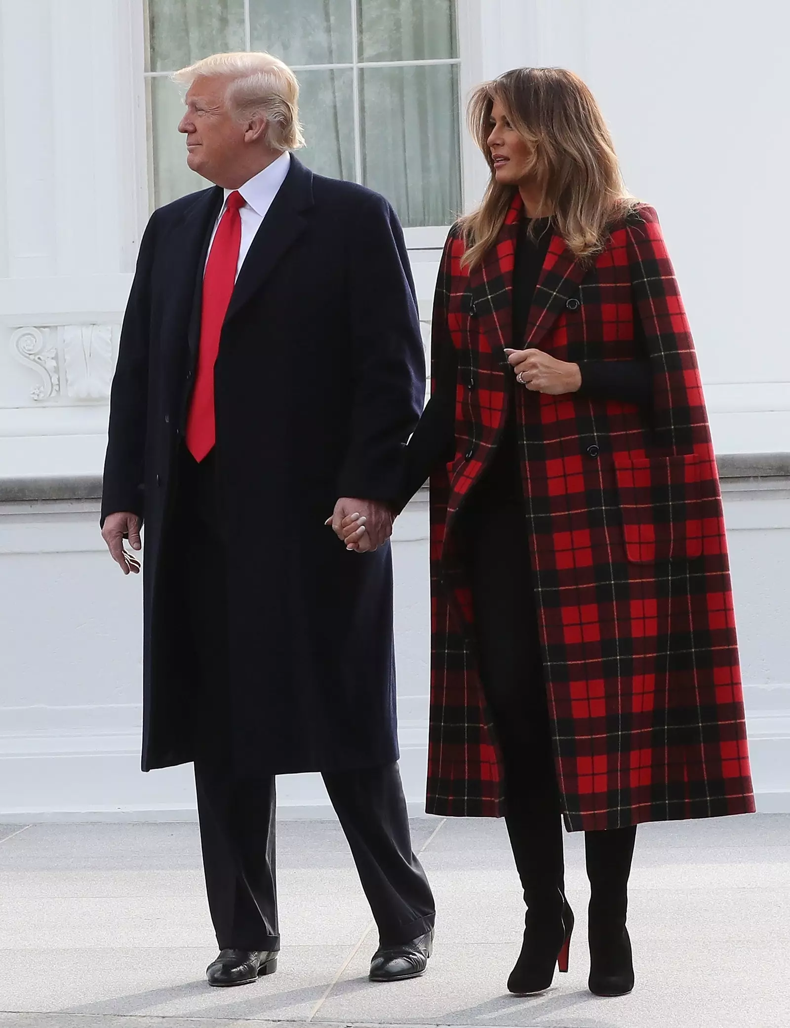 Limang bersyon ng coatcoat na huling paboritong damit ni Melania Trump