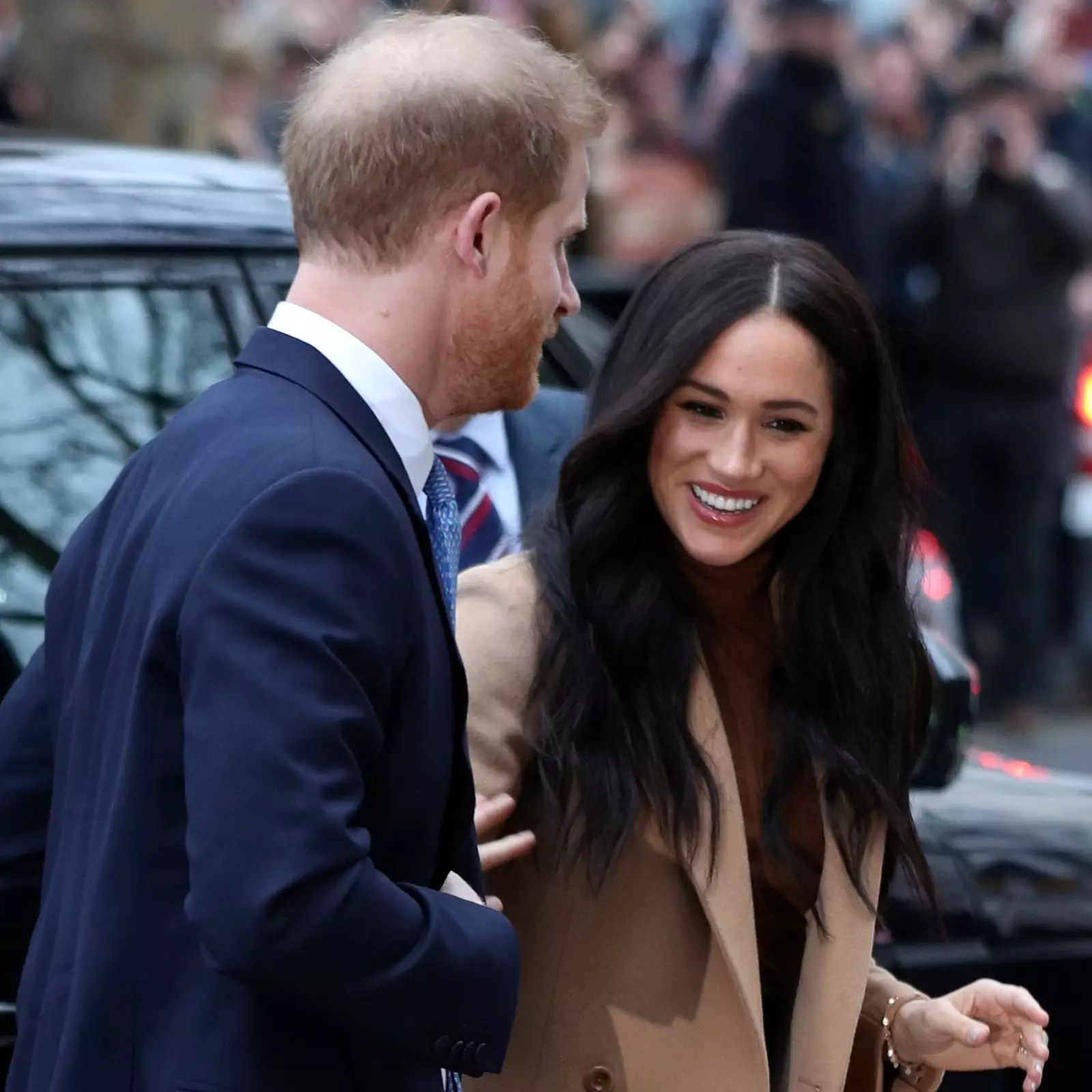 Princ Harry in Meghan Markle v svojem prvem uradnem dejanju leta 2020.