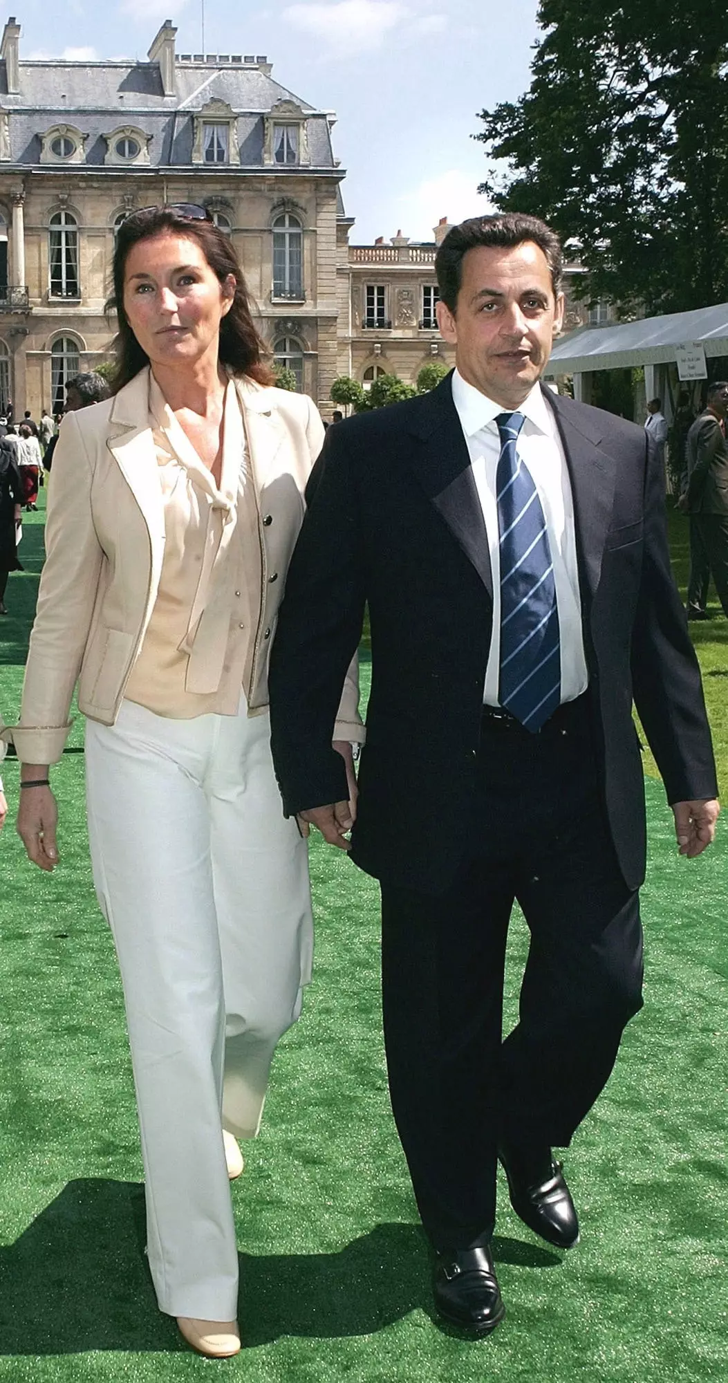 Cecilia และ Nicolas Sarkozy เมื่อวันที่ 14 กรกฎาคม 2547