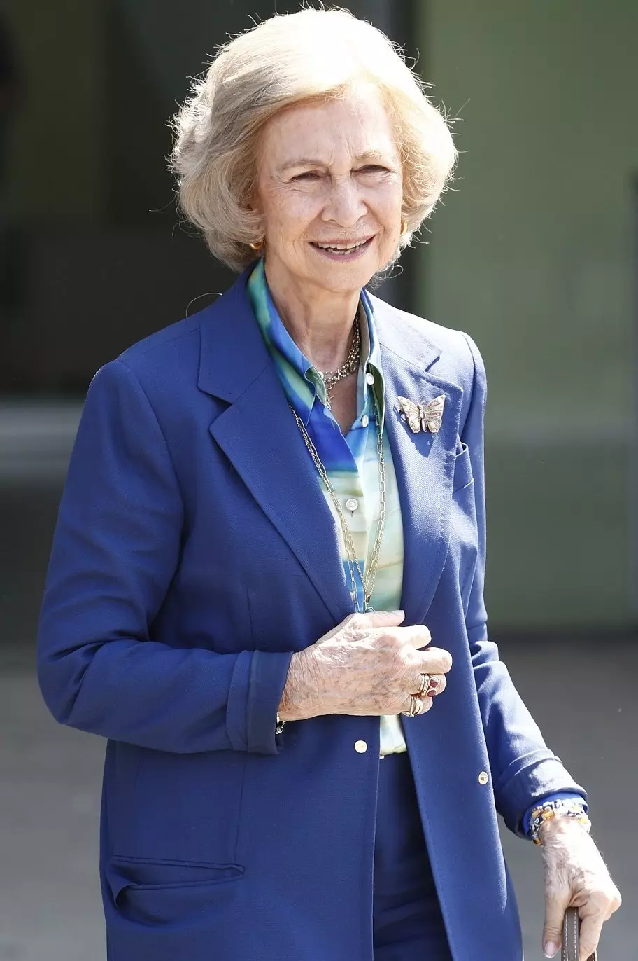 Queen Sofia i le Aso Sa nei i faitotoʻa o le falemaʻi i Pozuelo.