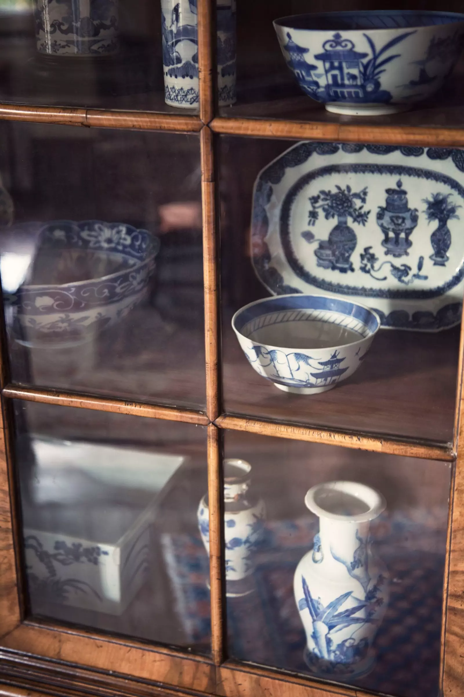 Chinese porcelain zvidimbu kubva muzana remakore rechi17 izvo Katharine akagara nhaka kubva kuna baba vake.