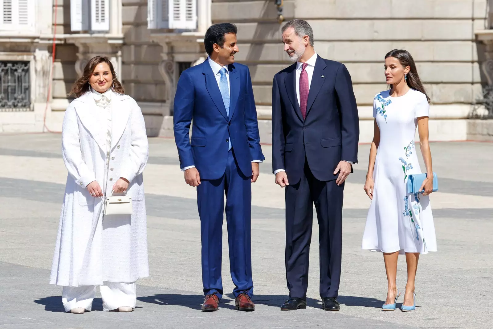 Letizia được lấy cảm hứng từ Melania Trump để nhận lãnh đạo Qatar và ra mắt chiếc váy Carolina Herrera