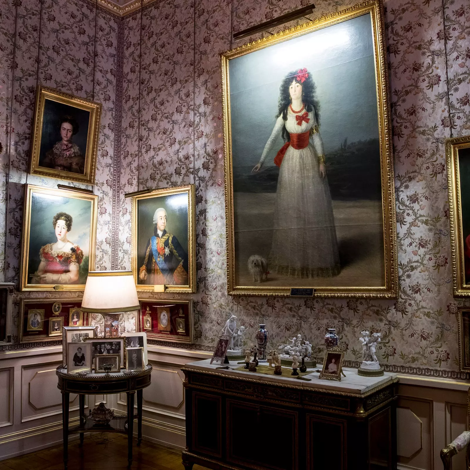 'Lub Duchess ntawm Alba' los ntawm Goya hauv Liria Palace.