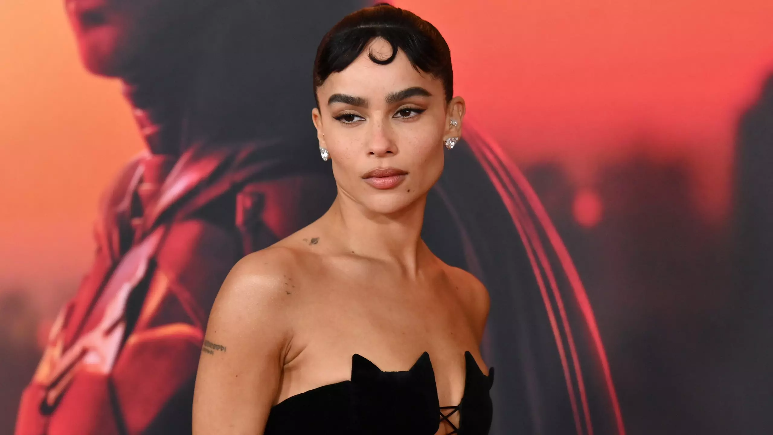 Zoe Kravitz yn y perfformiad cyntaf o THE BATMAN yn Efrog Newydd.