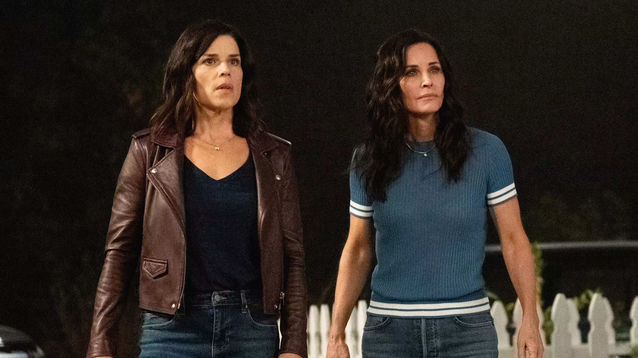 Neve Campbell lämnade och Courteney Cox i Scream.