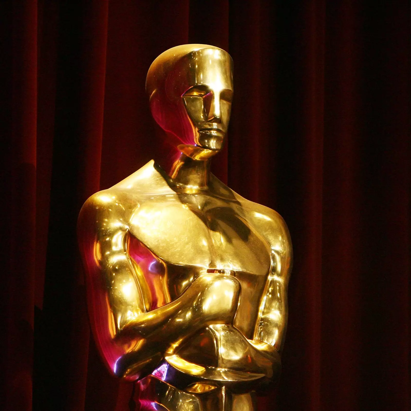 Bydd Gwobrau Oscar 2021 yn ystyried ffilmiau sydd heb eu rhyddhau mewn theatrau