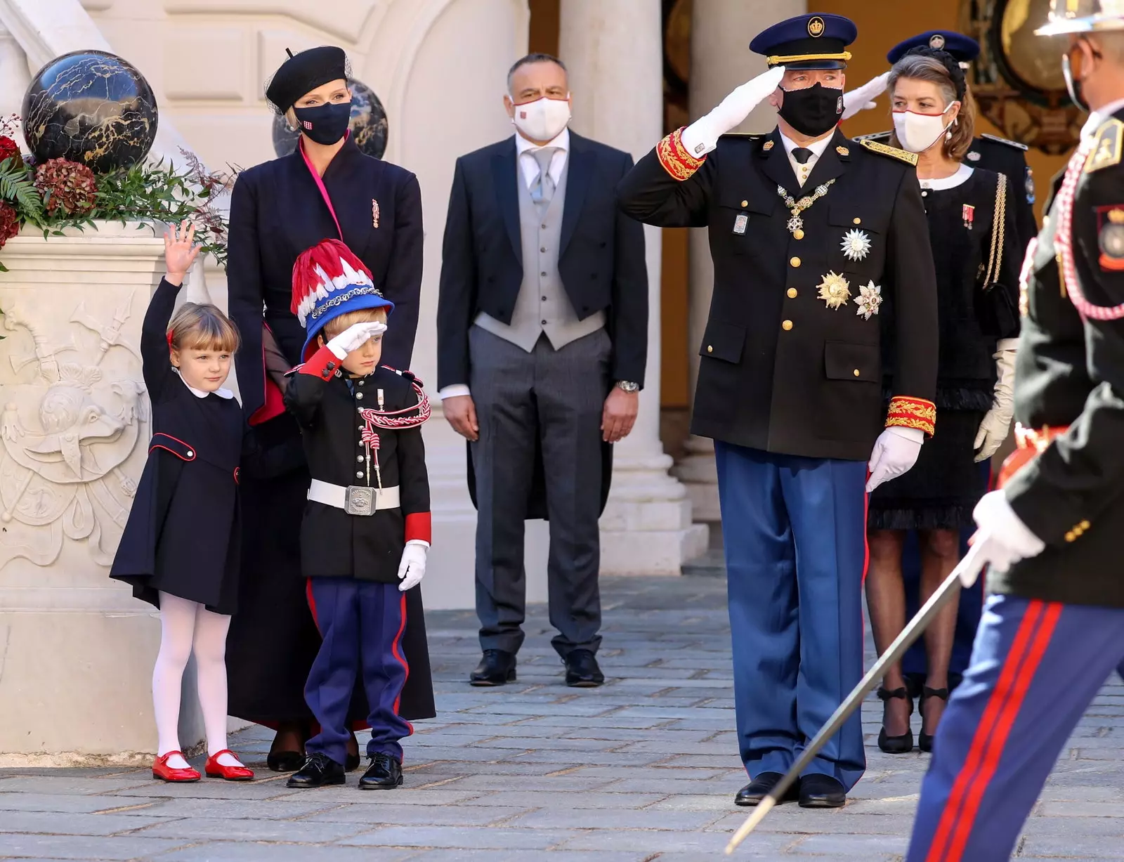 Grimaldierne fejrer Monacos nationaldag med prinsesse Stephanies store fravær