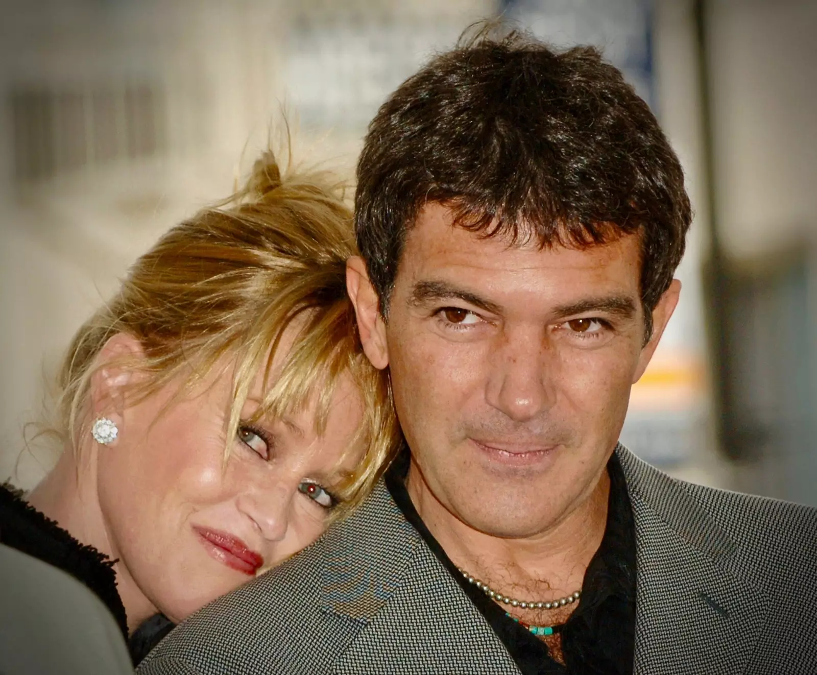 UAntonio Banderas ukhumbula xa wayebona uMelanie Griffith okokuqala