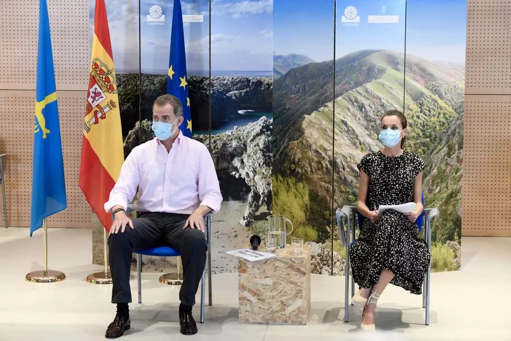 Einde van Felipe en Letizia's tour door Spanje 38 dagen natuurlijke 'looks' voor een steeds socialere agenda