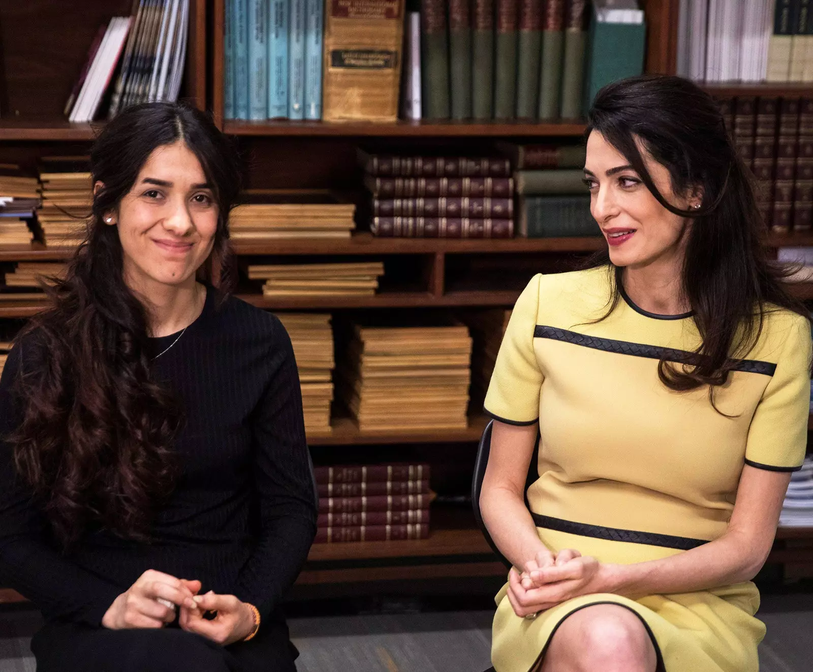 Nadia Murad a Amal Clooney