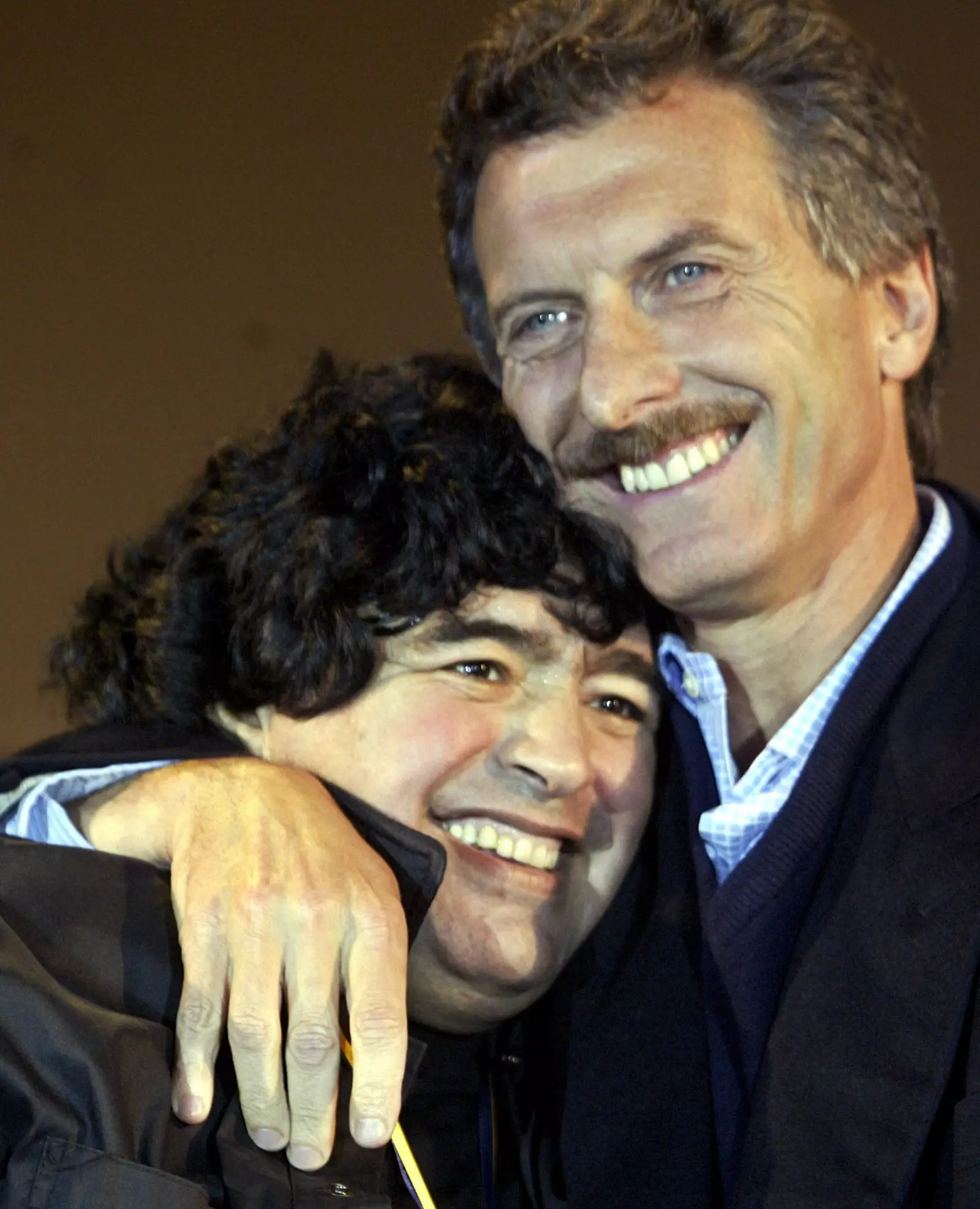 Mauricio Macri bersama Diego Armando Maradona pada tahun 2005.