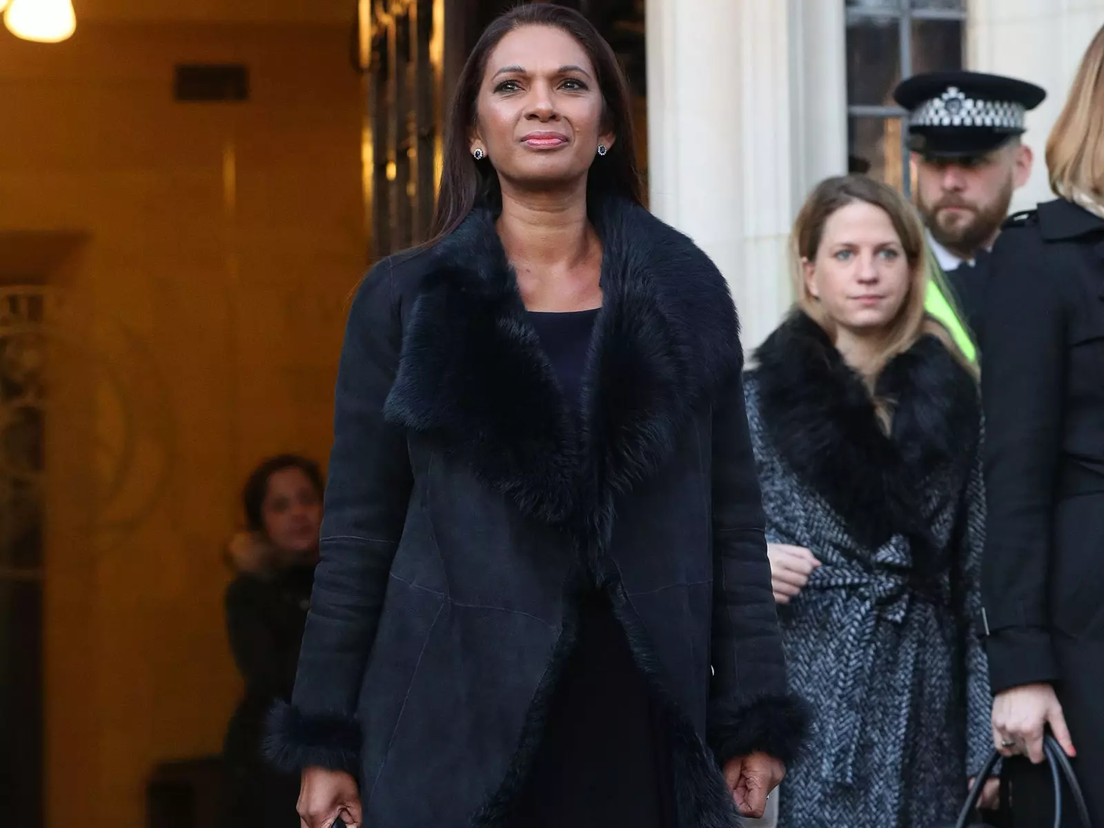 Gina Miller în fața Înaltei Curți din Londra.