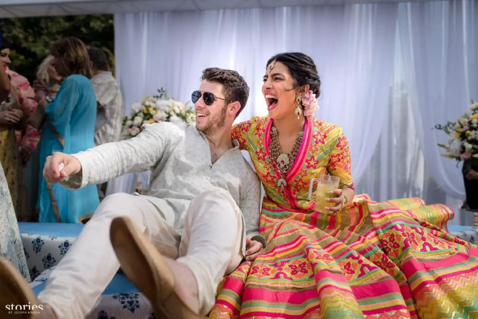 Nygifta Priyanka Chopra och Nick Jonas på en av deras förbröllopsfester.