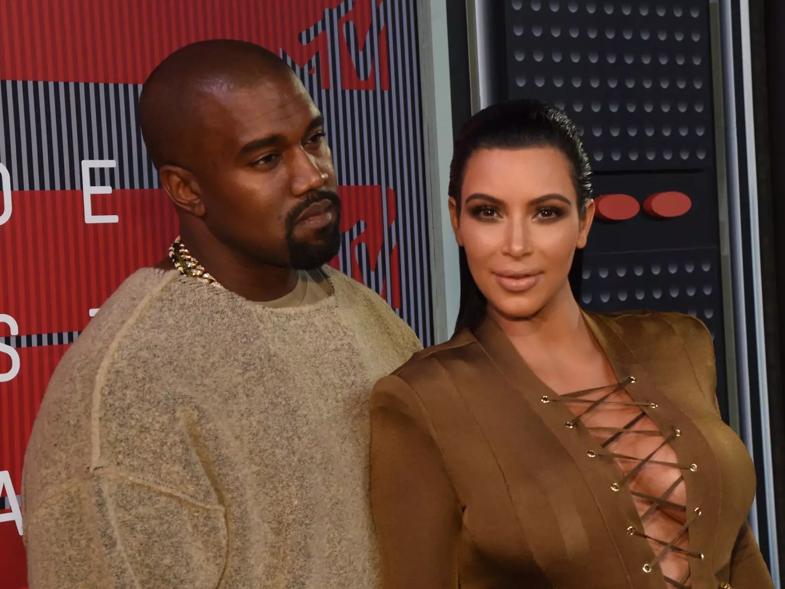 Proč Kim Kardashian oslavila své 37. narozeniny velmi nenápadně