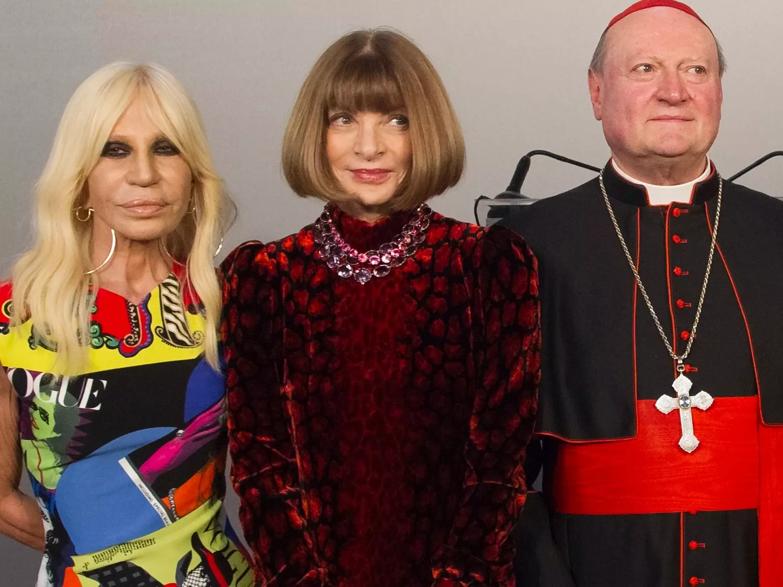 Kadịnal Ravasi Anna Wintour Donatella Versace