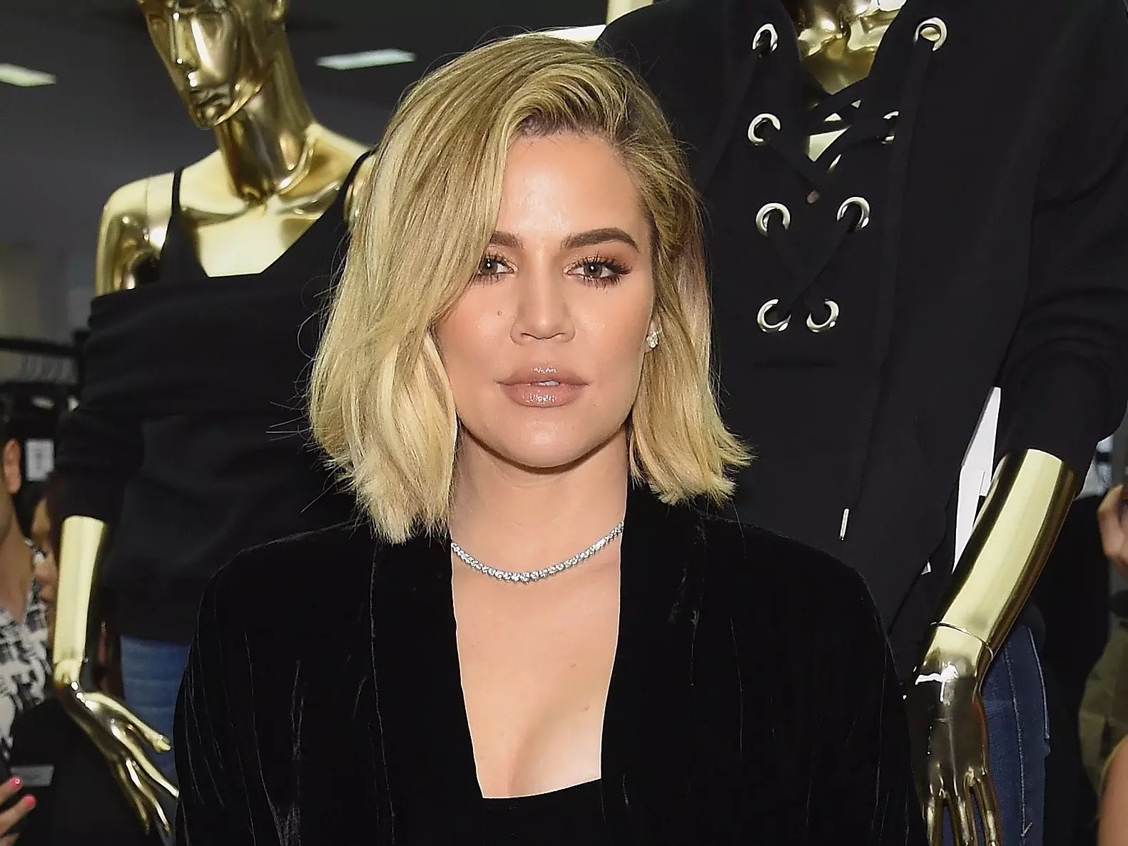 Khlo Kardashian õpetab fotodel oma suurejoonelisest beebiõhtust