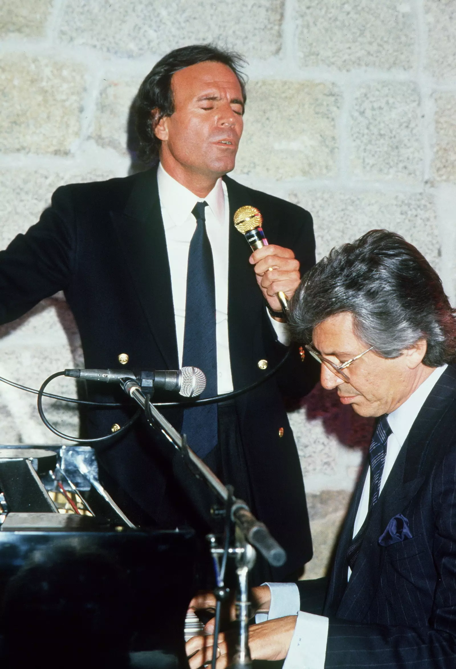 Julio Iglesias och Manuel Alejandro 1987 i Madrid