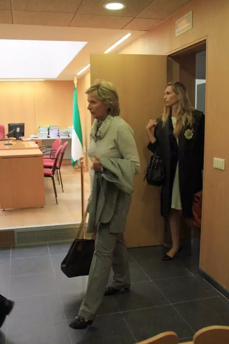 Liliane Dahlmann durante il processo per l'eredità della moglie