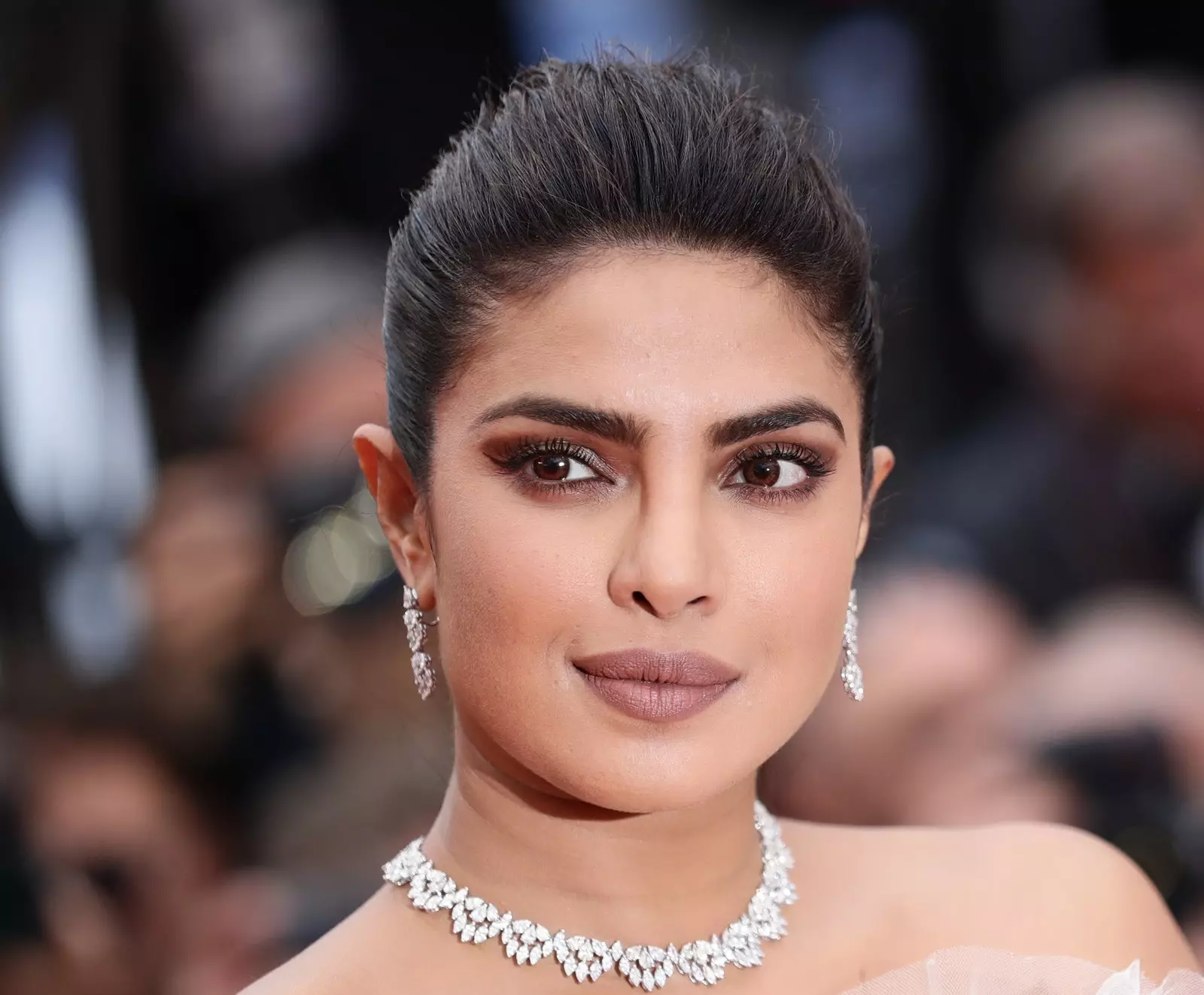 Priyanka Chopra a Nick Jonas yn Cannes.