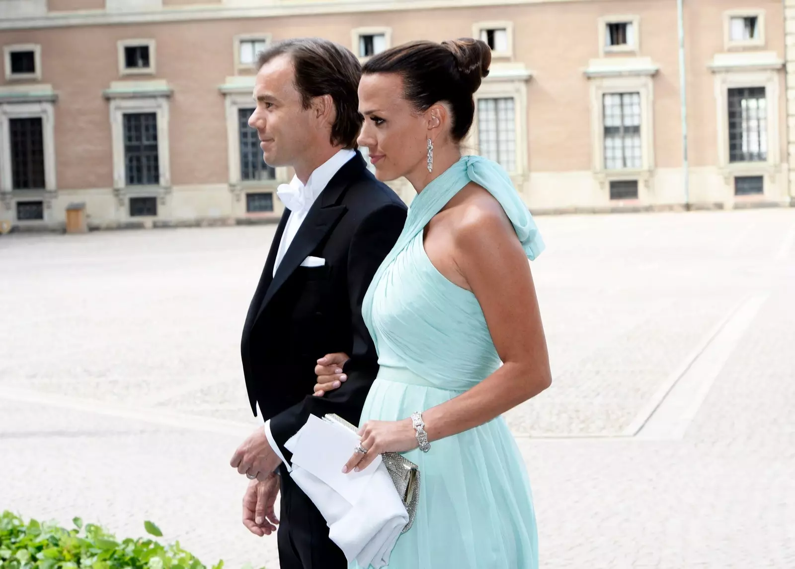 Карл Йохан Перссон и его жена Леони на свадьбе шведской принцессы Мадлен с Кристофером О'Нилом.